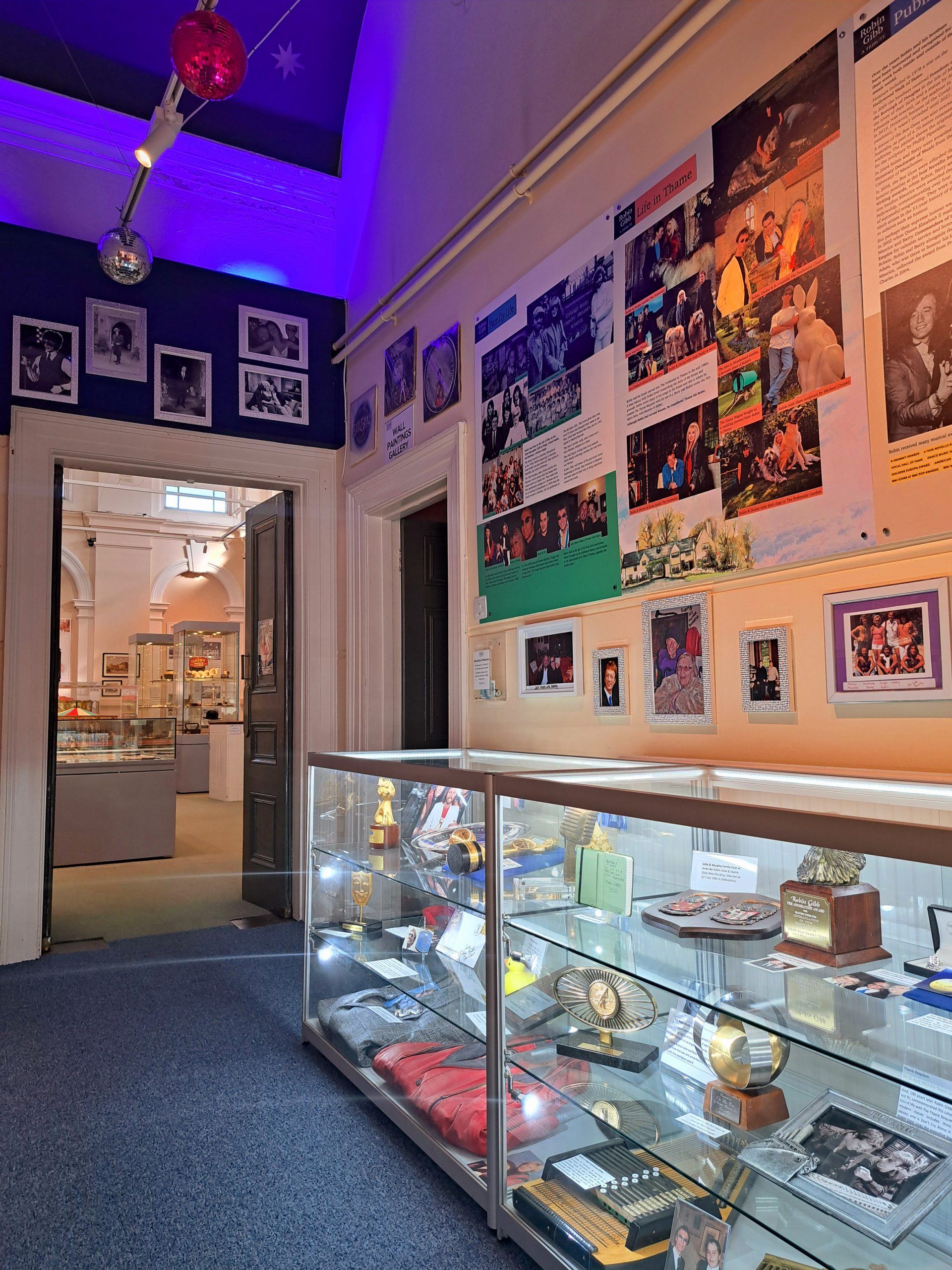Robin Gibb Gallery - Thame Museum